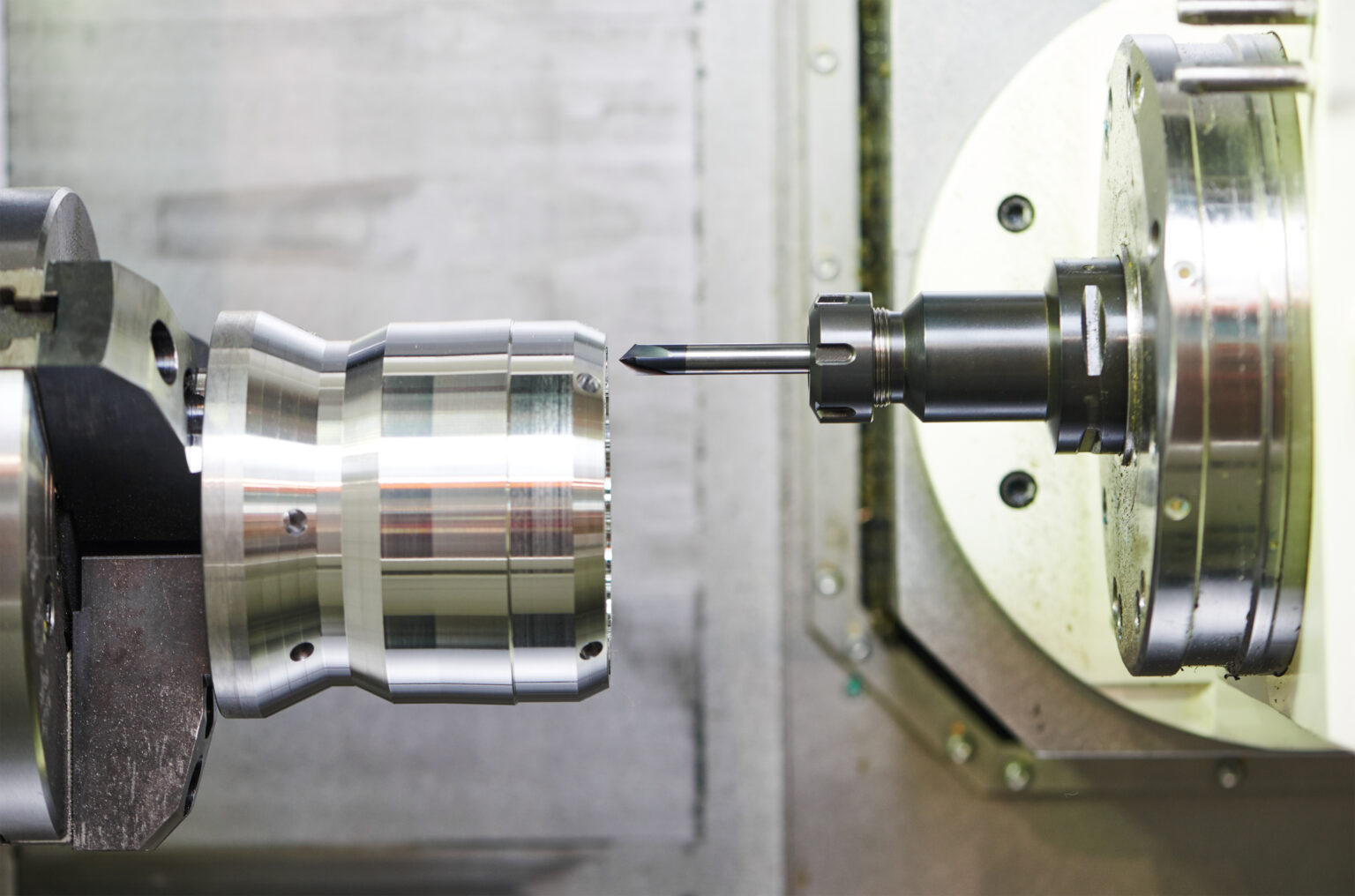 アルミニウムA7075の特性とは？強度、比重、ヤング率、硬度を徹底解説 - アルミ×旋盤加工製作所｜アルミ×旋盤加工に特化